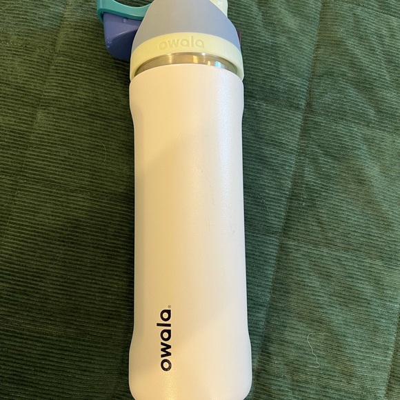 owala | Kitchen | Owala White Water Bottle 24 Oz | Poshmark